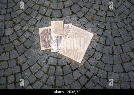 White Rose Memorial, Geschwister-Scholl-Platz, Scholl Siblings Square ...