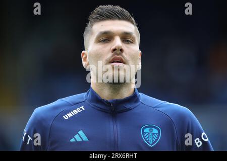 Joël Piroe #7 of Leeds United arrives ahead of the Sky Bet Championship ...