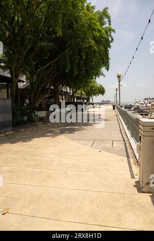 The walkway at Straits Quay, Penang, Malaysia Stock Photo - Alamy