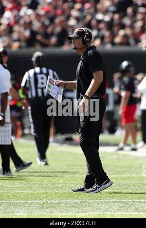 Cincinnati head coach Scott Satterfield walks down the field during the ...