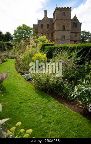 The gardens at Chastleton House, Oxfordshire Stock Photo - Alamy