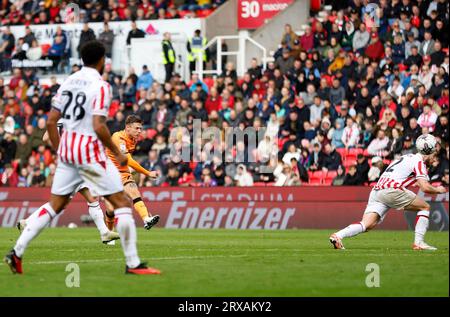 Regan Slater of Hull City scores an equalising goal during the Sky Bet ...
