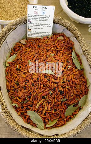 Market stall with spices / Sault Stock Photo - Alamy