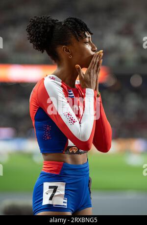 Roxana Gómez of Cuba competing in the 400m semi-finals at the World ...