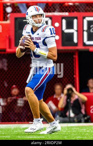 Louisiana Tech quarterback Jack Turner (10) passes the ball against ...