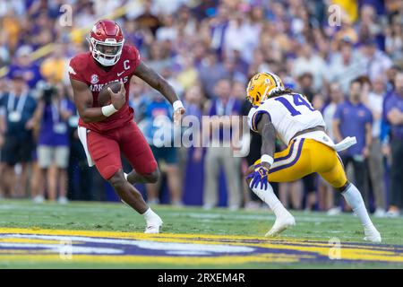 Arkansas quarterback KJ Jefferson (1) carries the ball on a run during ...
