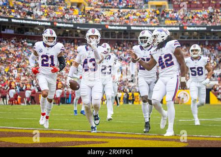 Buffalo Bills linebacker Terrel Bernard (43) intercepts a pass intended ...