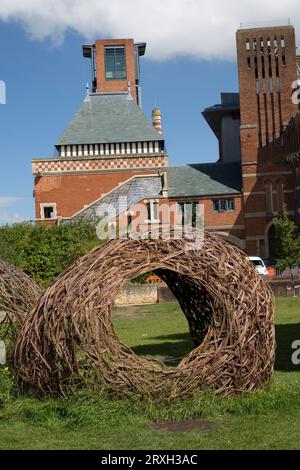 Willow pod outside Royal Shakespeare Theatre Stratford upon Avon Stock ...