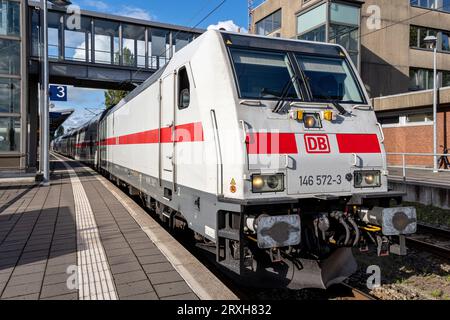 DB Intercity 2 train hauled by Bombardier TRAXX AC3 locomotive at ...