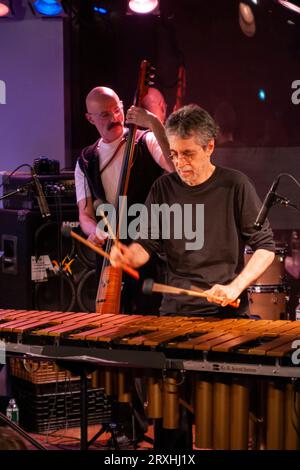 L'image featuring Mike Mainieri, David Spinozza, Warren Bernhardt ...
