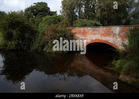 Road over the river Deben Ufford Suffolk UK Stock Photo - Alamy