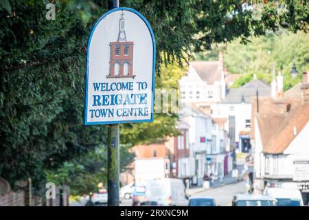 Welcome To Reigate Town Centre Sign Signs surrey Stock Photo - Alamy