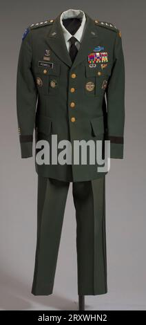 US Army green service uniform shirt worn by Colin L. Powell 1989-1993 ...