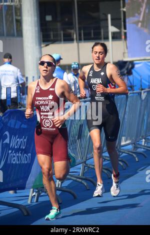 Team GB triathletes Tilly Anema and Jess Fullagar running Stock Photo ...
