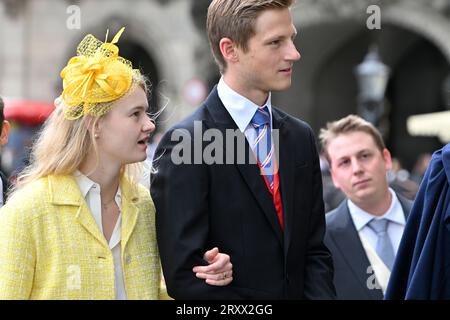 Stanislaus Prinz von Bayern mit Freundin Isabel Hampel bei der Ankunft ...