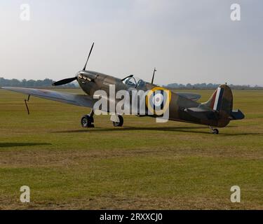 Supermarine Spitfire Mk Vc EE602 and Mk V BM587 take off at Duxford ...