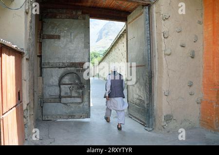 Entrance gate of Chitral Fort in northern Pakistan Stock Photo - Alamy