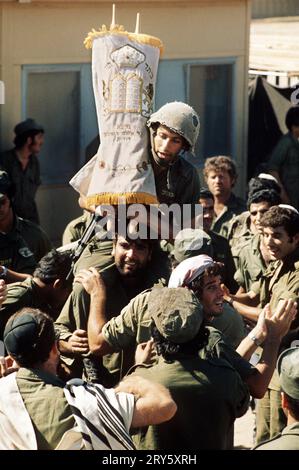 YOM KIPPUR WAR. ONE OF THE LAST ISRAELI CARRIER PLANES COMING INTO LAND ...
