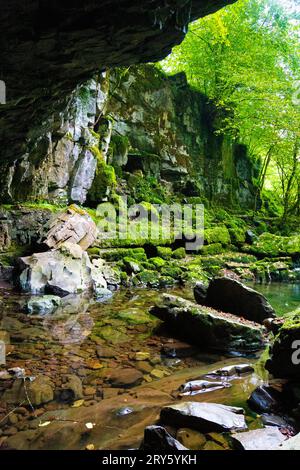 Porth Yr Ogof Cave on the Mellte River, Brecon Beacons National Park ...
