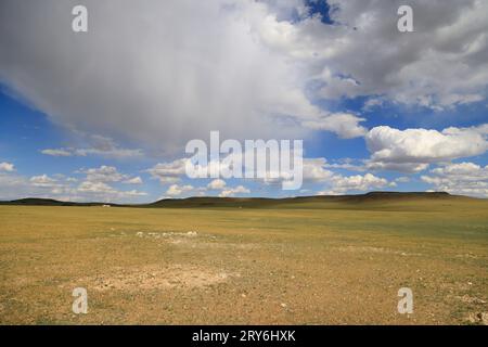 The fascinating steppe of Mongolia with its skies Stock Photo - Alamy