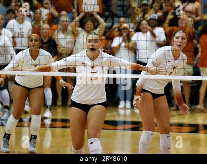 September 28, 2023: BYU middle blocker Whitney McEwan-Llarenas (21) and ...
