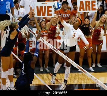 September 28, 2023: BYU middle blocker Whitney McEwan-Llarenas (21) and ...