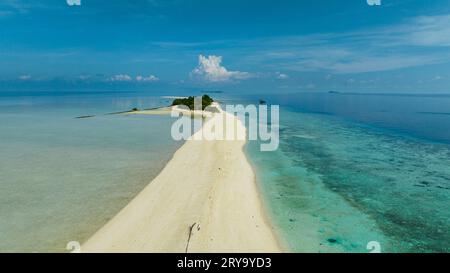 Tropical landscape with a beautiful beach. Timba Timba islet. Tun ...