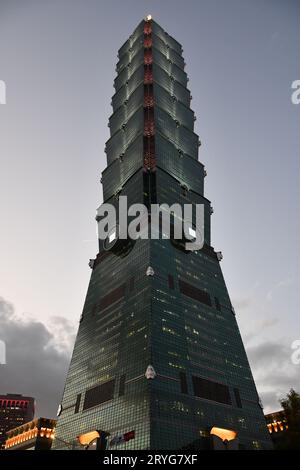 Low angle shot of Taipei 101 skyscraper in Taiwan Stock Photo - Alamy