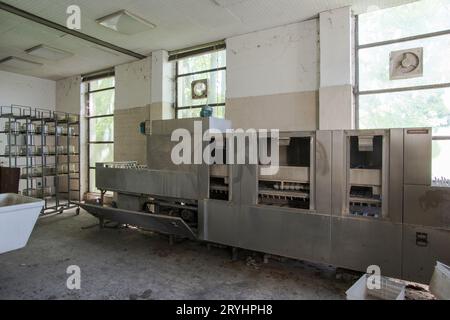 Details of an abandoned laboratory Stock Photo - Alamy