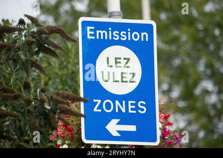 Harefield, UK. 30th September, 2023. A ULEZ camera in Harefield with a ...