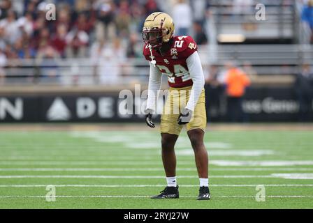 Boston College cornerback Amari Jackson (24) makes a diving attempt to ...