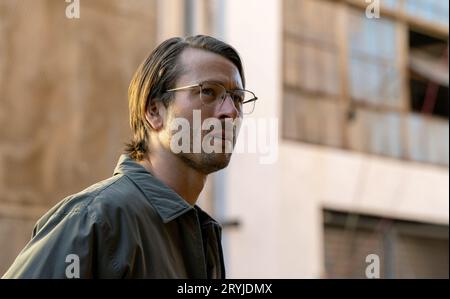 HIT MAN 2023 Netflix film with Glen Powell and Adria Arjona Stock Photo ...