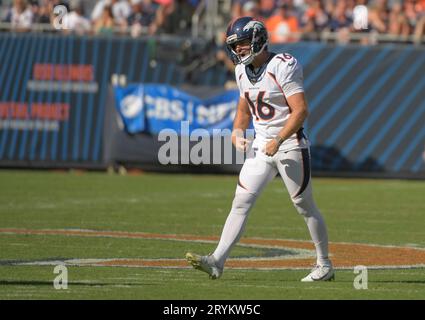 Denver Broncos place kicker Wil Lutz (3) in the first half of an NFL ...