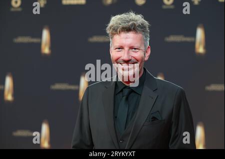 Moderator Thorsten Schorn kommt zur Gala und Verleihung des Deutschen ...