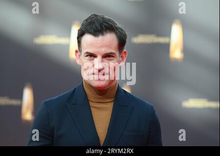Schauspieler Torben Liebrecht kommt zur Gala und Verleihung des ...