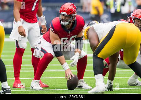 Houston Texans center Jarrett Patterson (54) works out during a joint ...