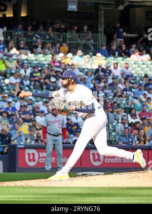 Milwaukee Brewers relief pitcher Devin Williams works against the ...