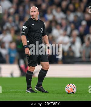 Referee Simon Hooper Stock Photo - Alamy