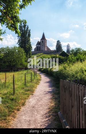 Hunawihr (Hunaweier): village Hunawihr (Hunaweier), church Saint ...