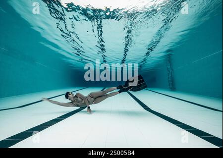 freediver practising in a pool in Bangkok Stock Photo - Alamy