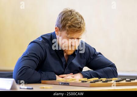 WAGENINGEN - Jan Groenendijk during the 5th round of the World Draughts ...