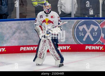 Simon Wolf (Torwart, EHC Red Bull Muenchen, #25). GER, EHC Red Bull ...