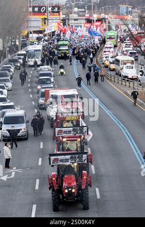 Farmers marched with their tractors to a protest in Aachen on 17.9.1974 ...