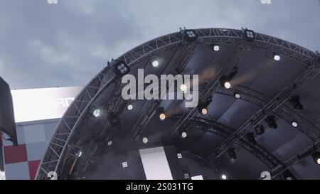 Comprehensive Guide to Setting Up Dynamic Stage Lighting for Events and ...