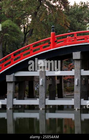 Sumiyoshi Taisha shrine protects Osaka port and the old imperial ...