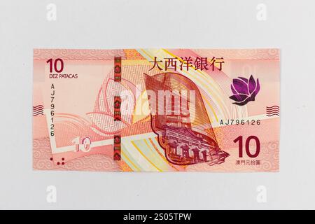 Macau 10 patacas currency note features Banco Nacional Ultramarino ...