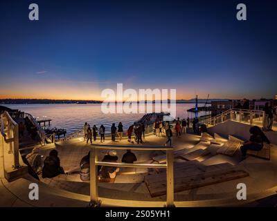Winter sunset at the new Overlook Walk connected to the Pike Place ...