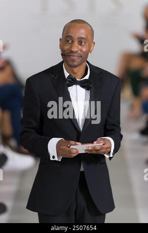 Isis Fashion Awards 2022 Accessory Fashion Show Stock Photo - Alamy