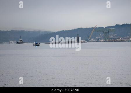 The guided-missile submarine USS Ohio arrives at Naval Magazine Indian ...