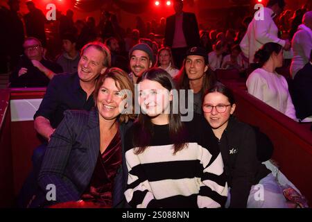 Marcus Wasmeier mit Ehefrau und Familie / Circus Krone / 1 ...